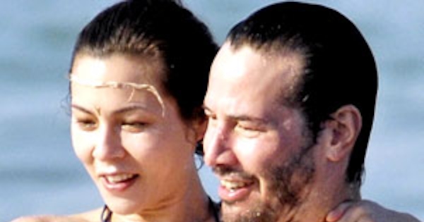 Keanu Reeves Enjoying Some Chow E News